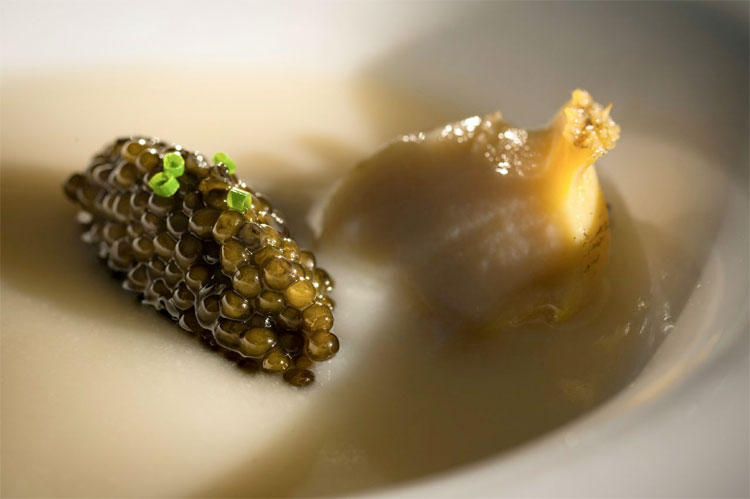 This Is Xtreme Chinese Cuisine From Alvin Leung - AzureAzure.com