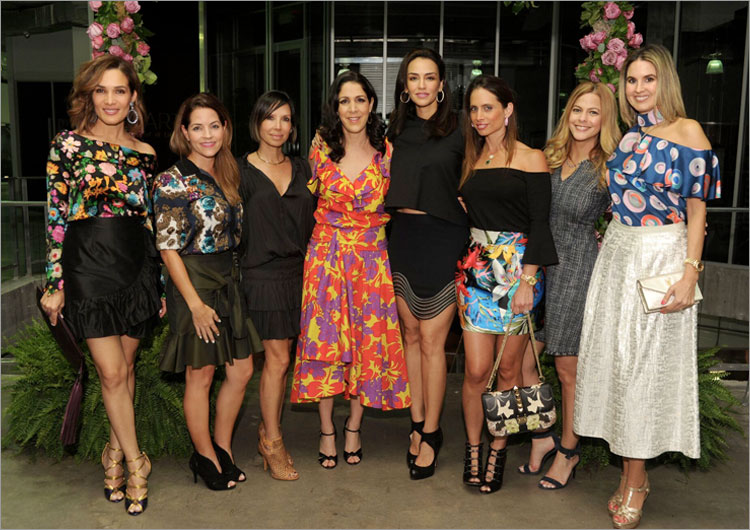 Daniella KronfleInauguración - AzureAzure.com