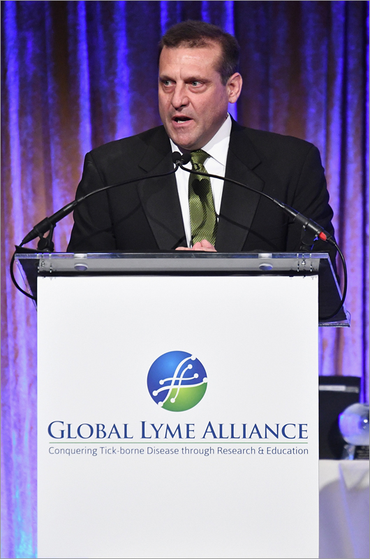 Global Lyme Alliance gala de Nueva York - AzureAzure.com