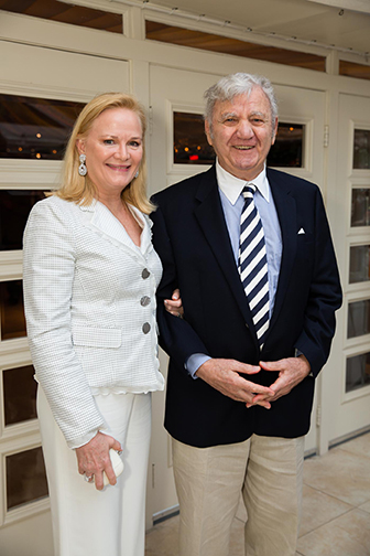 Cena del St. Jude's Hospital - AzureAzure.com