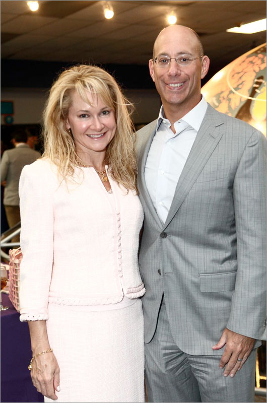 Venus Orbit: Celebración All About Venus - AzureAzure.com