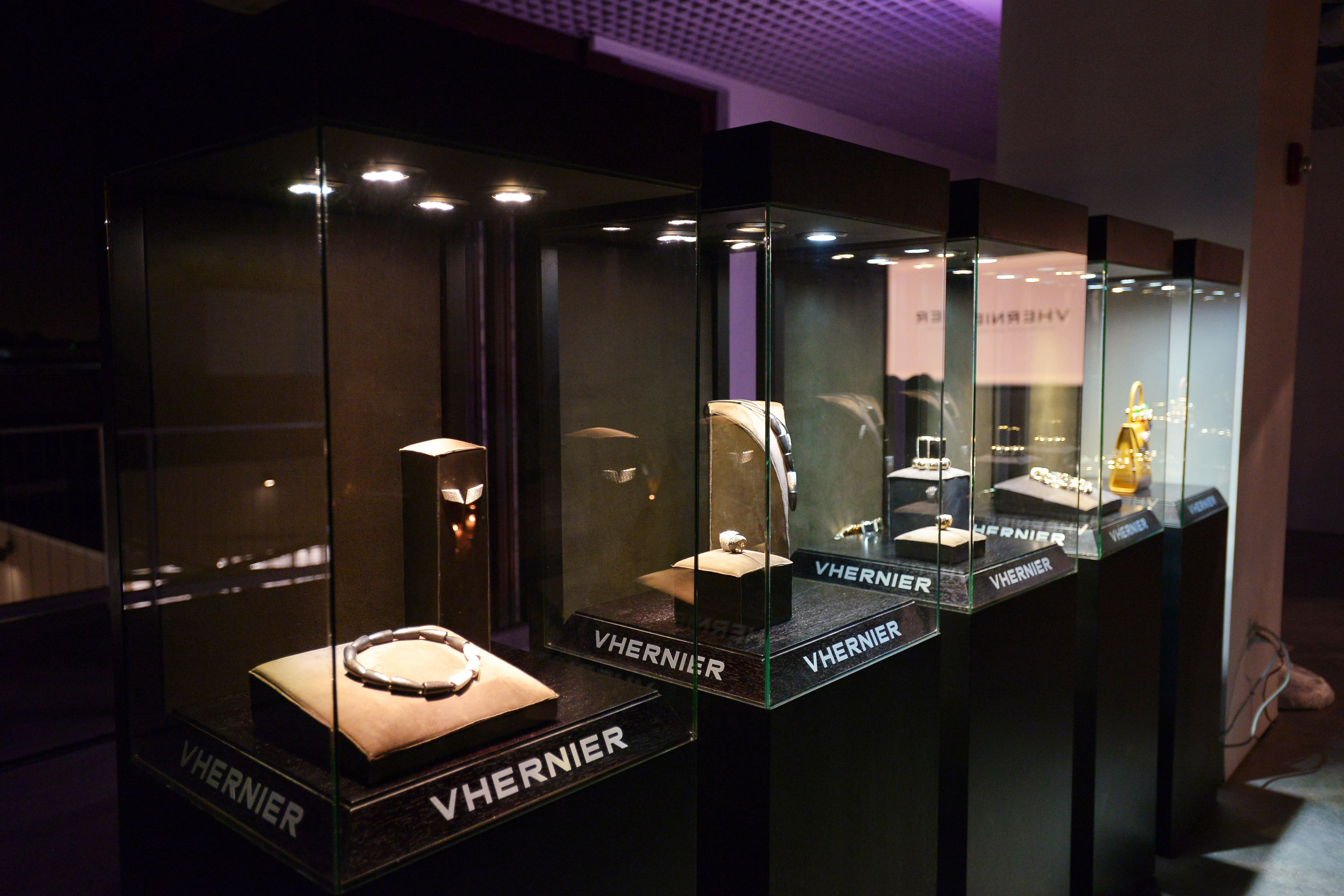 Vhernier: Artistic Jewels with Bold Designs - AzureAzure.com