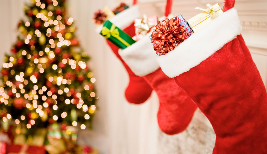 Who brings the Christmas gifts around the world? - AzureAzure.com