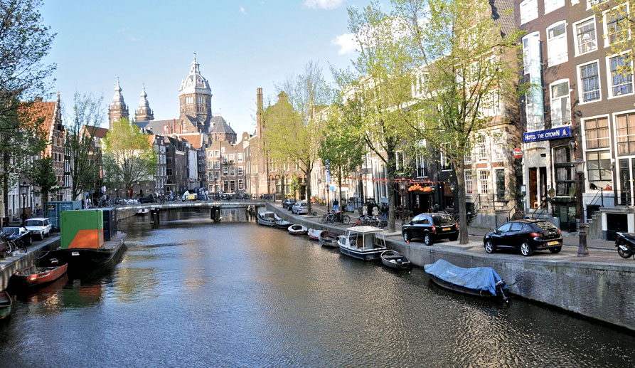 Amsterdam: Luxury Vacations in the Beautiful City of Canals