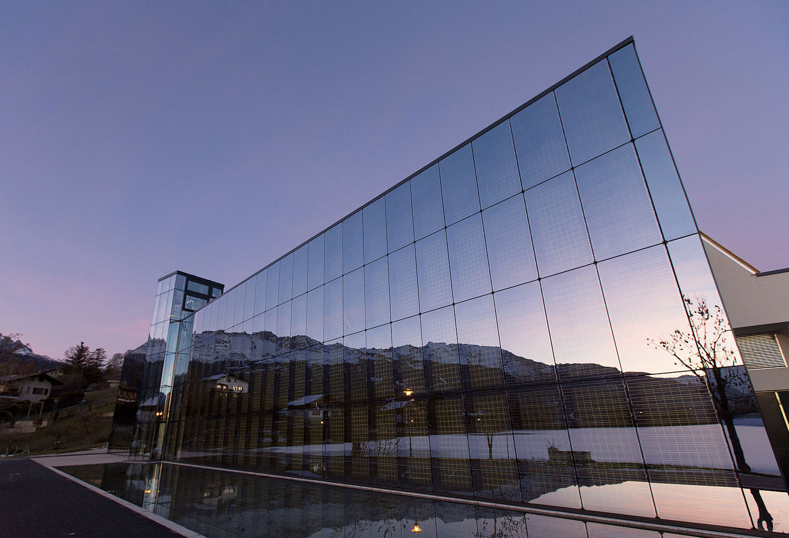 Pierre Arnaud Foundation: Art Center in Lens, Switzerland